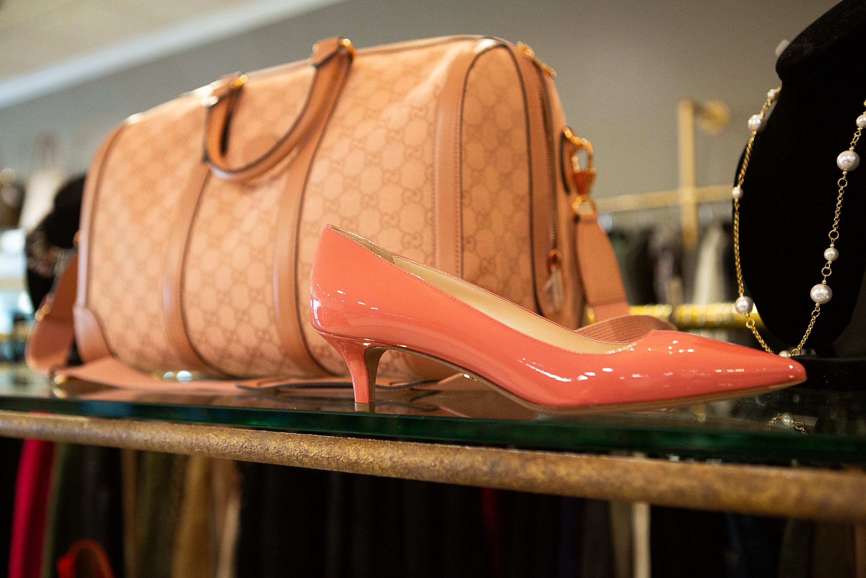 HEELS – Labels Designer Resale